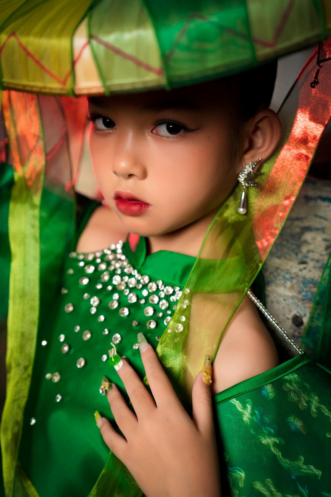 Mẫu Nhí Nguyễn Doãn Hoàng Kim Đảm Nhận Vai Trò Đại Diện Hình Ảnh BST ...