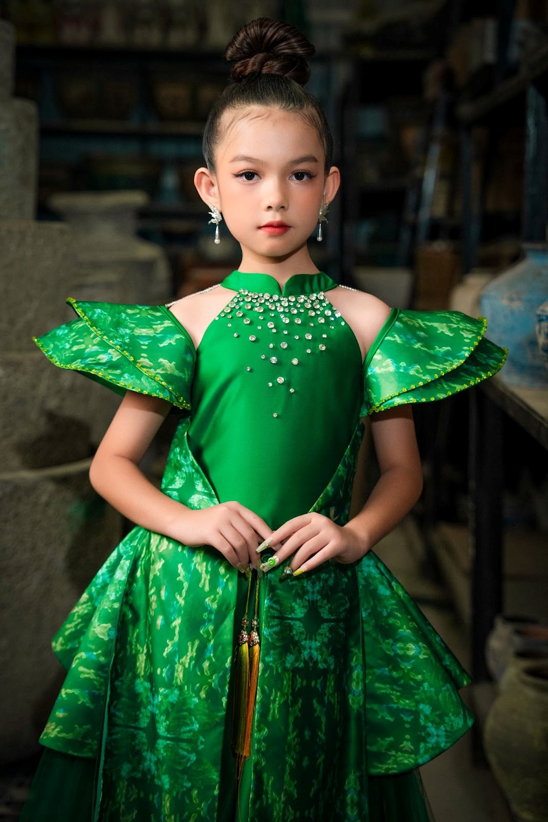 Mẫu Nhí Nguyễn Doãn Hoàng Kim Đảm Nhận Vai Trò Đại Diện Hình Ảnh BST ...