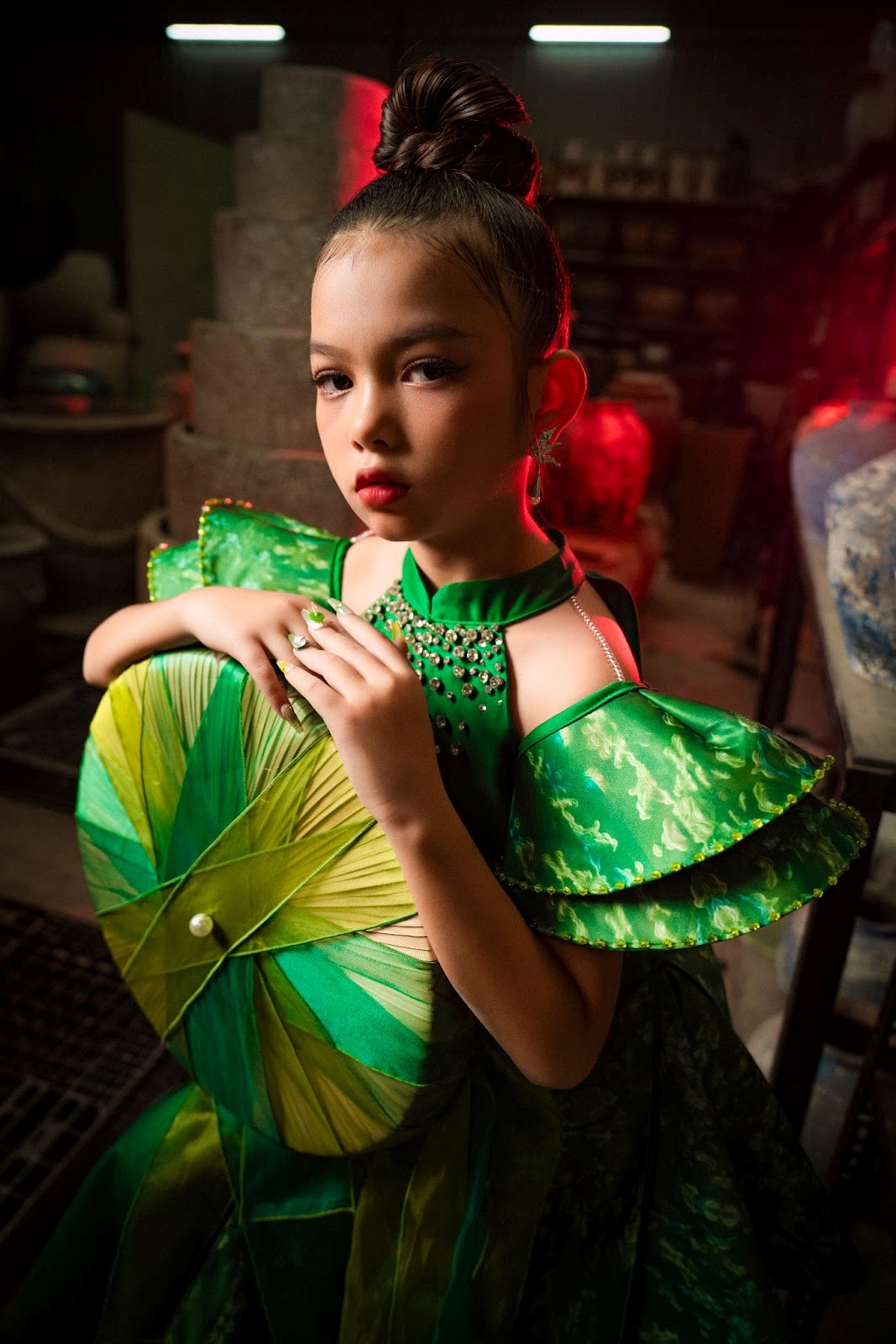 Mẫu Nhí Nguyễn Doãn Hoàng Kim Đảm Nhận Vai Trò Đại Diện Hình Ảnh BST ...