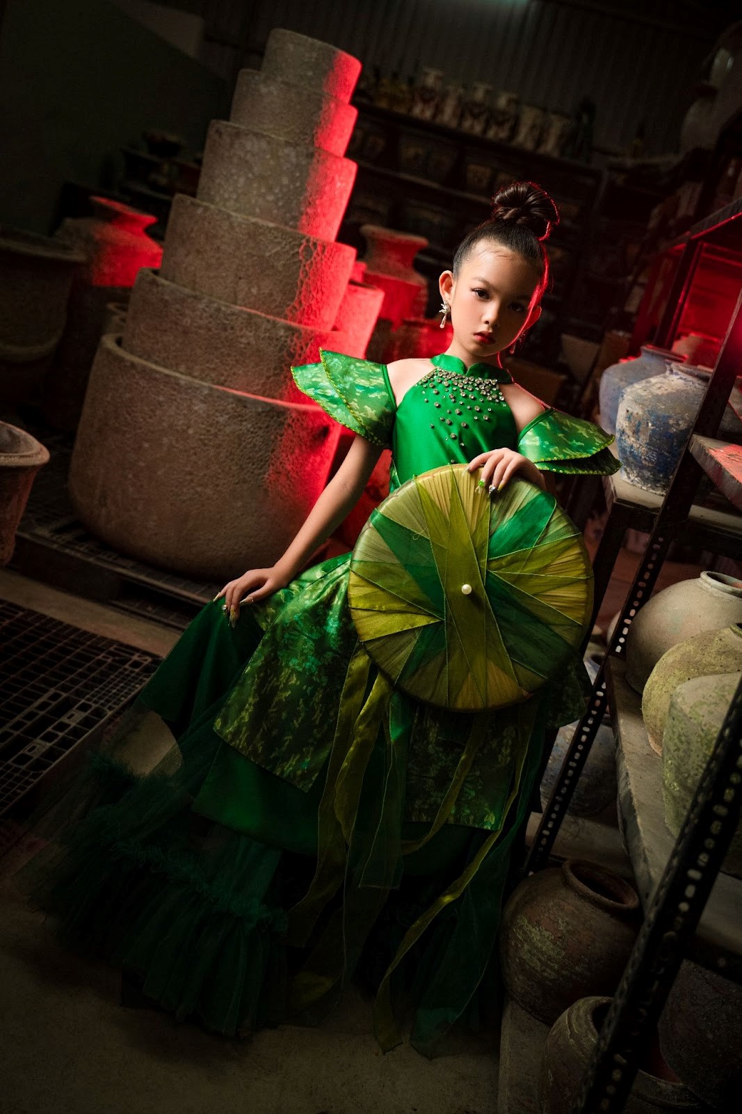 Mẫu Nhí Nguyễn Doãn Hoàng Kim Đảm Nhận Vai Trò Đại Diện Hình Ảnh BST ...