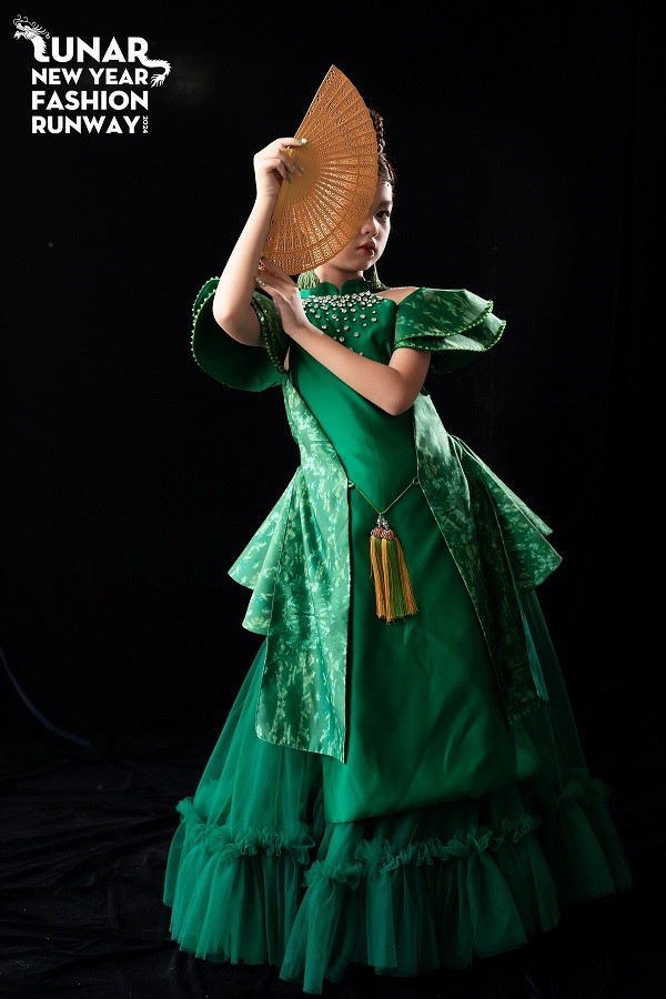 Gương mặt đại diện của BST Legacy of Ceramic - Nguyễn Doãn Hoàng Kim ...